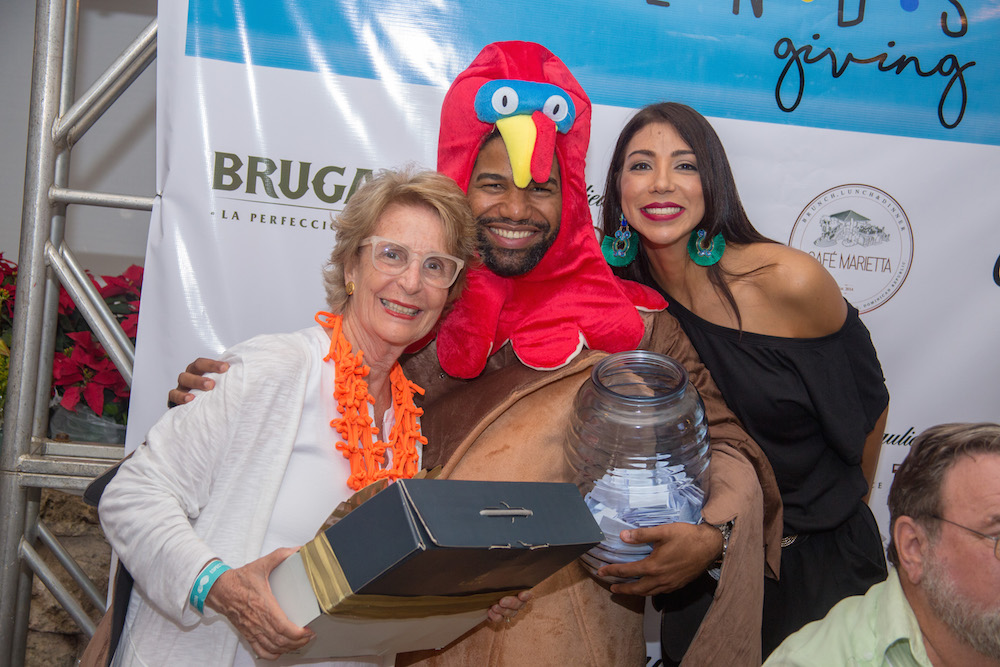 Celebrating Friendsgiving with a fun and delicious Best Turkey ...